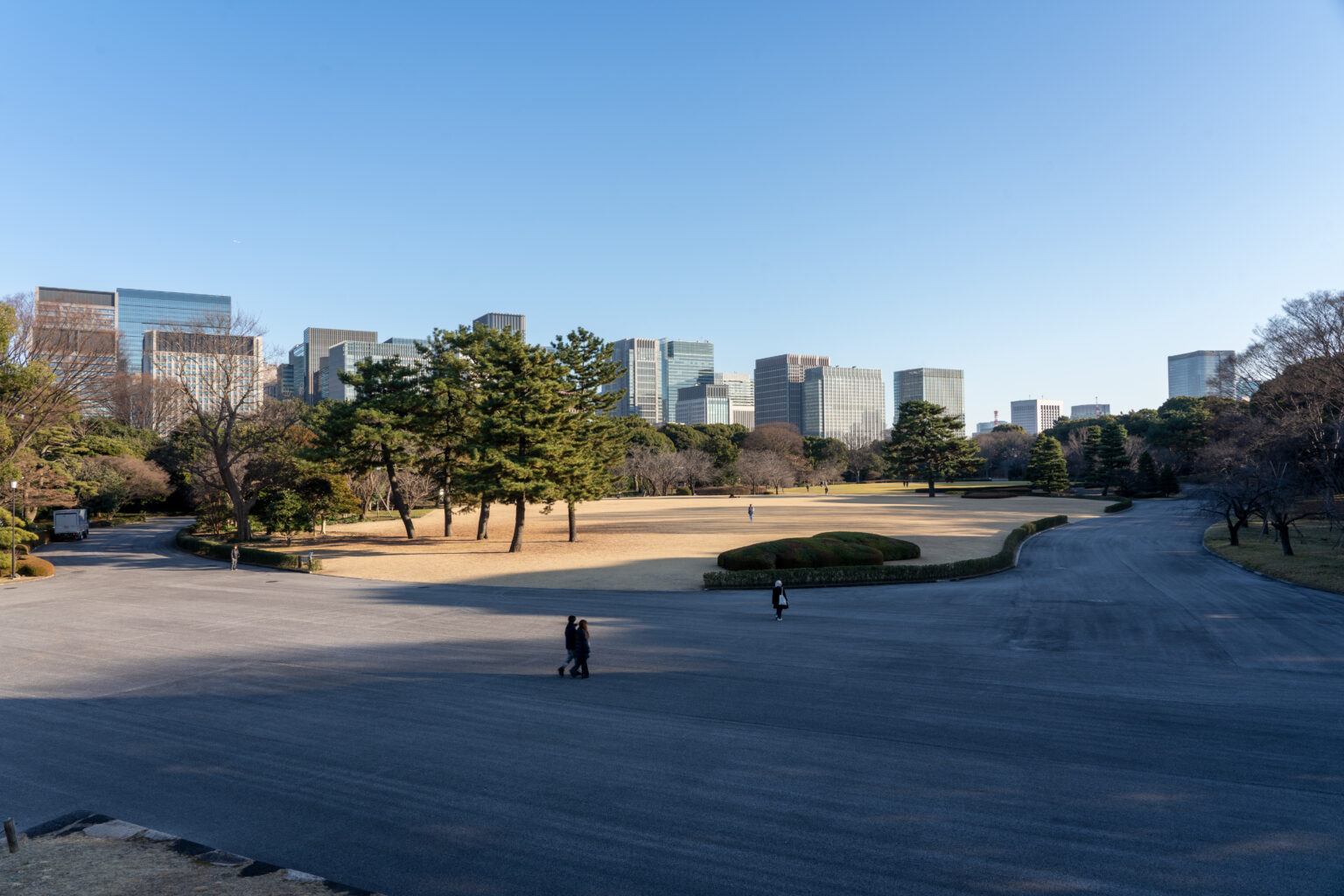 Edo Castle Ruins (The East Gardens of the Imperial Palace) | Traveling ...