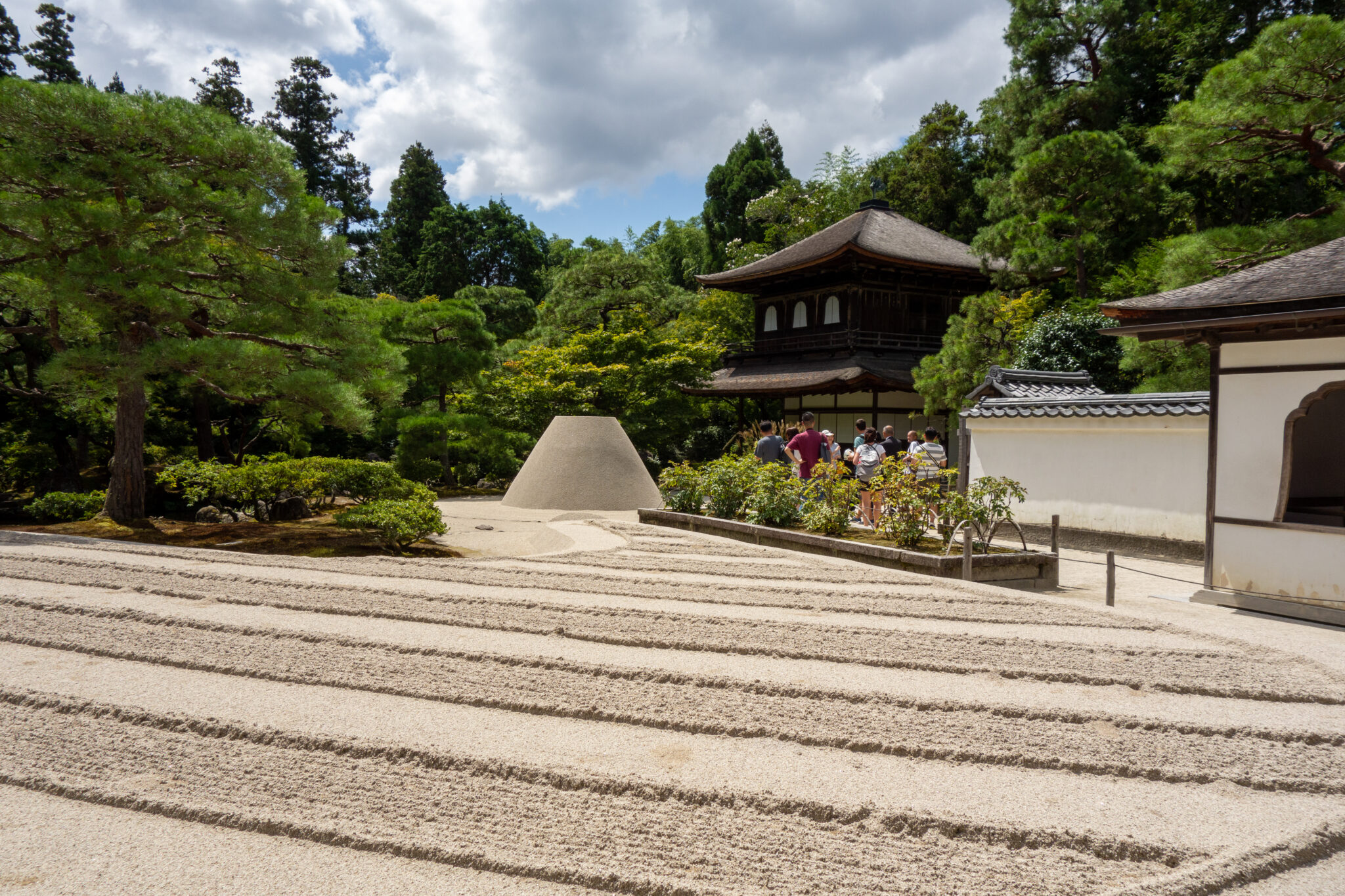 Ginkakuji Temple (Higashiyama Jishoji Temple) | Traveling Japan