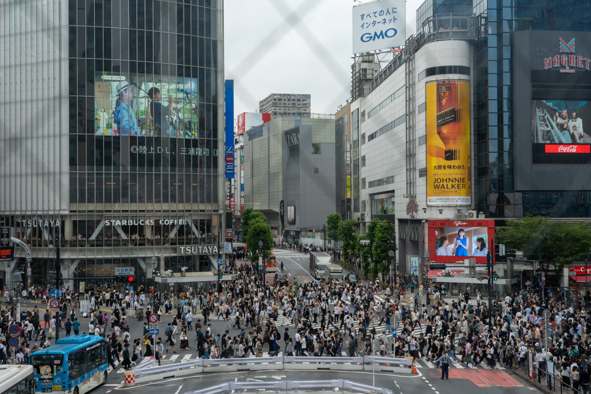 Shibuya Crossing (Shibuya Scramble Crossing) | Traveling Japan
